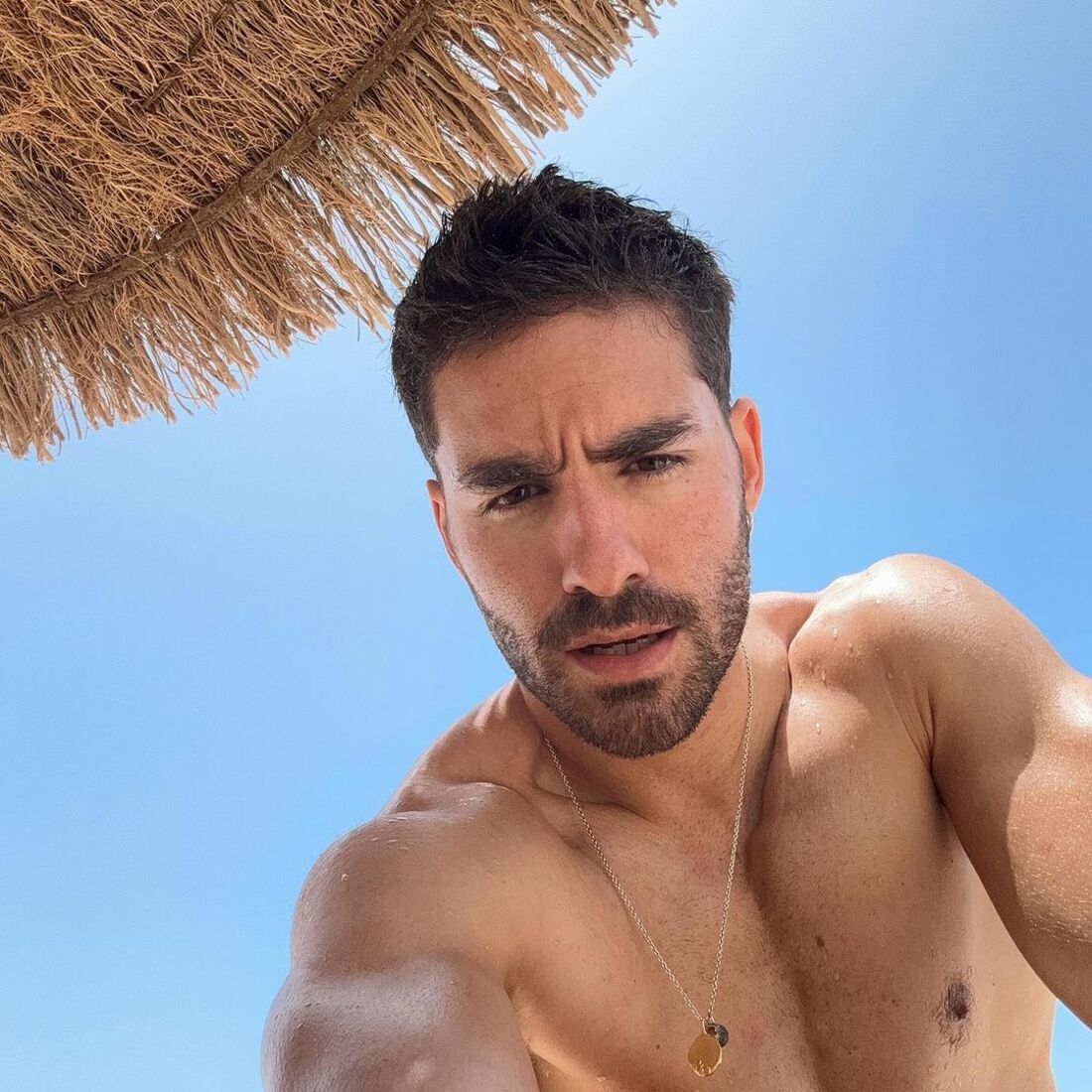 Caliente! José Condessa mostra os músculos e aquece redes sociais ...