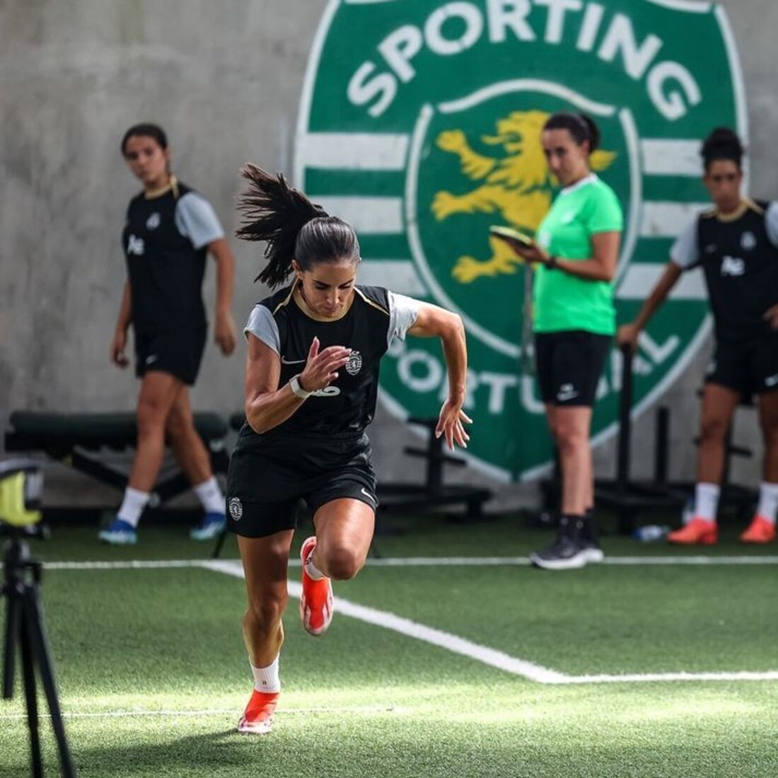 A espanhola que está a encantar os adeptos do Sporting - Fotos - TVGUIA